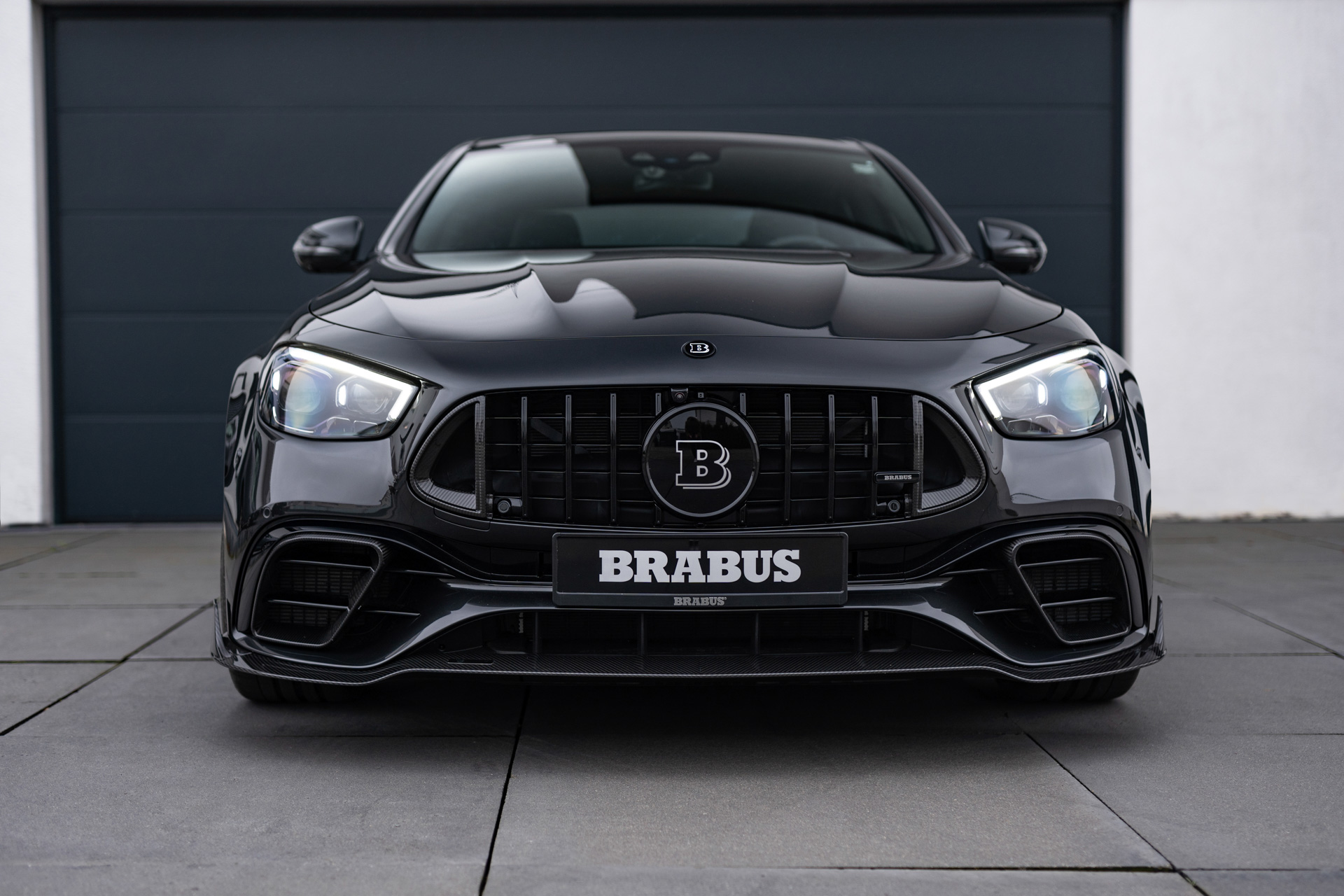 BRABUS 900 - THE WOLF IN SHEEP’S CLOTHING | Autoclinic